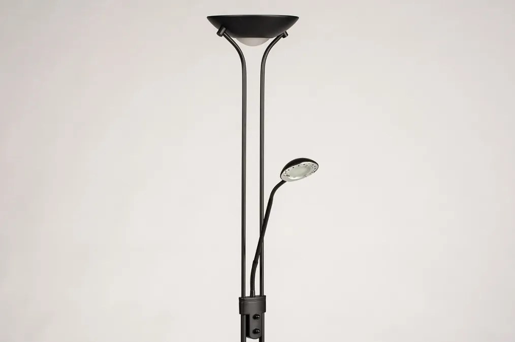 Stojací LED lampa se stmívačem Garcia Black