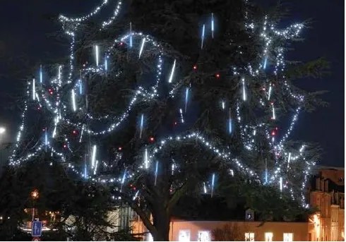 DecoLight SR-060065 Rampouch SNOWFALL 230V, 72 LED studená bílá, 65cm