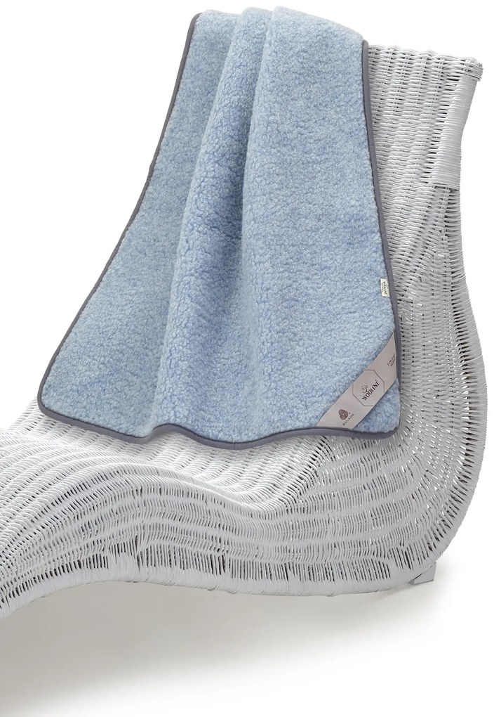 Wooline Vlněná Merino deka Thumbled světle modrá Rozměr: 140 x 200 cm