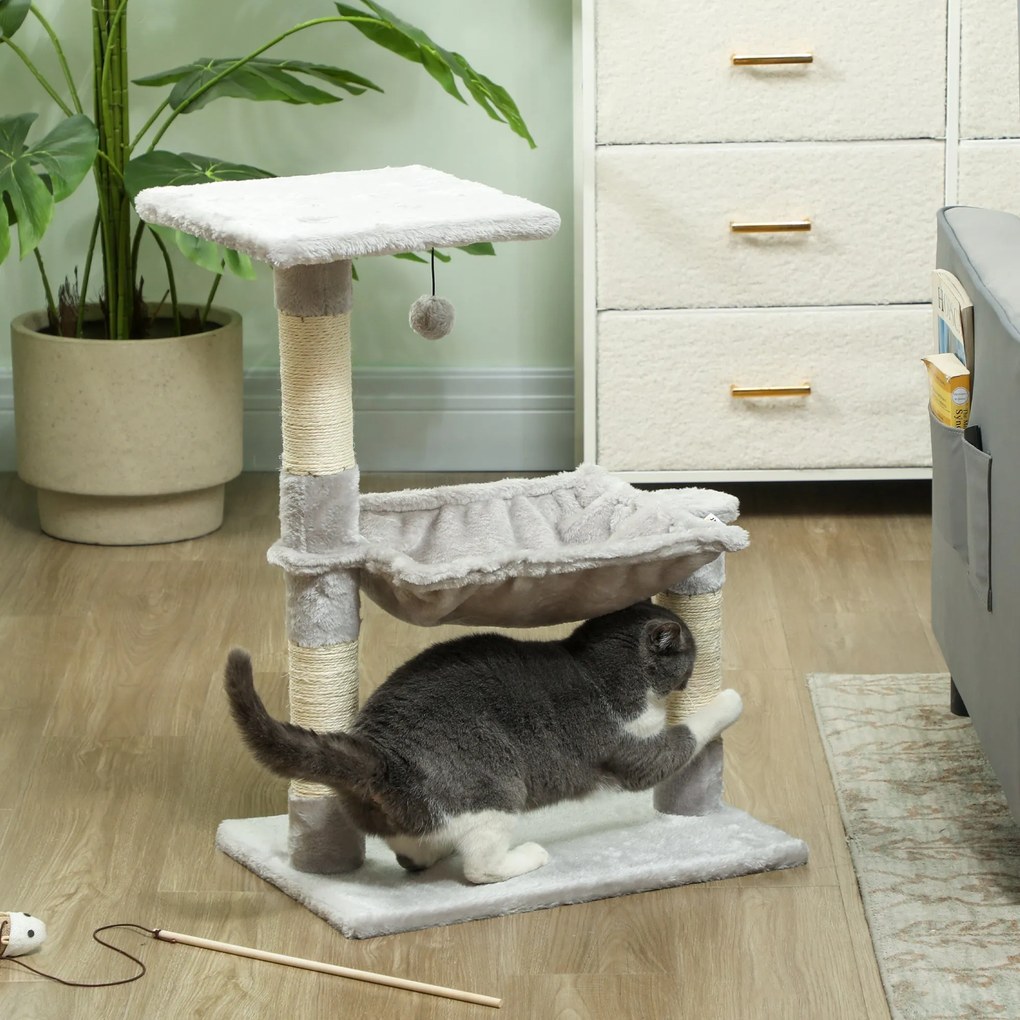 Kočičí strom PawHut se 3 škrabacími sloupy, přírodní sisal, platforma, houpací síť a závěsná míčková hračka, rozměry 50 x 26 x 70 cm, krátký plyš, sv…