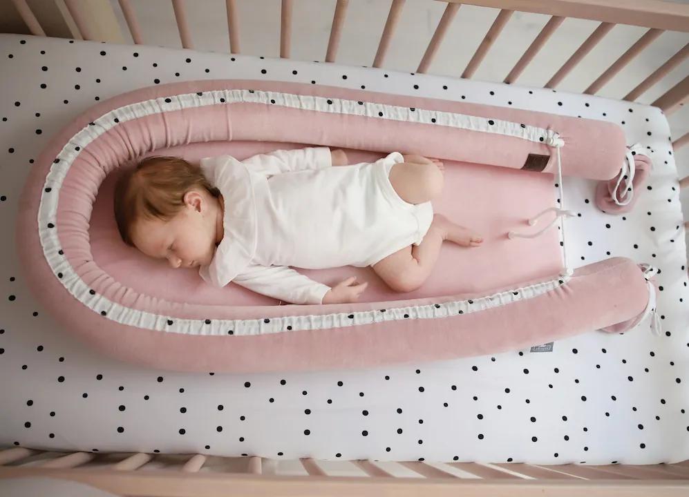 Sleepee Sametové hnízdečko ROYAL BABY pro miminko růžové