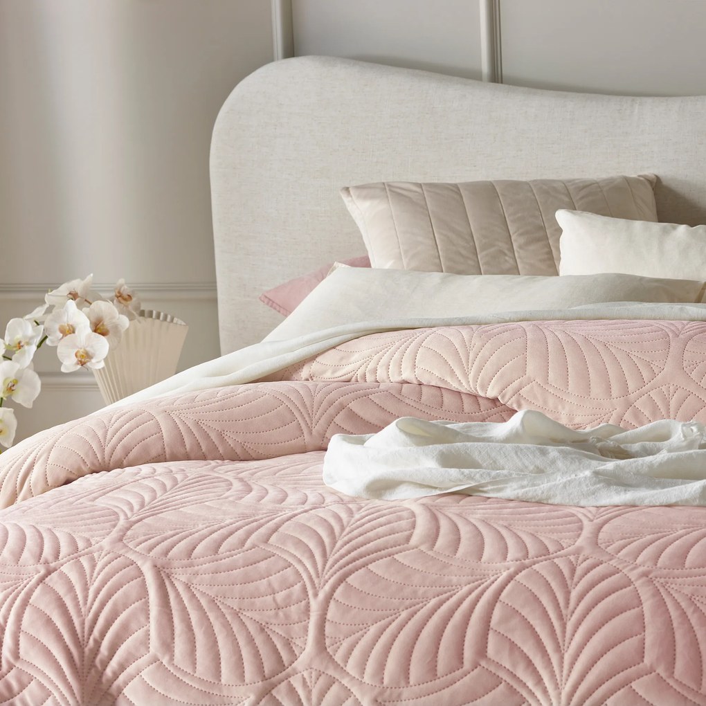 Room99 Přehoz na postel Feel Listy Jednobarevný Prošívaný Barva: Světle růžová, Velikost: 170 x 210 cm