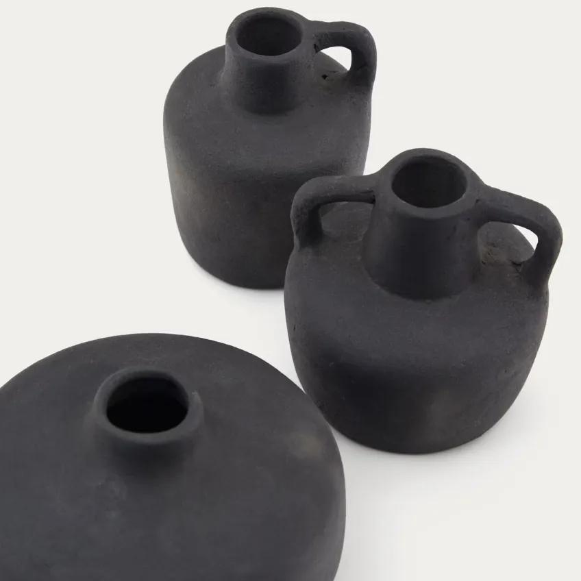 OnaDnes -20% Set tří černých váz Kave Home Sofra 6/8/8 cm