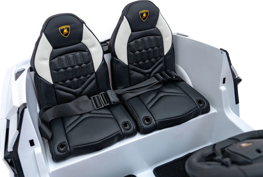 Ramiz Vozidlo Lamborghini Revuelto XL bílé