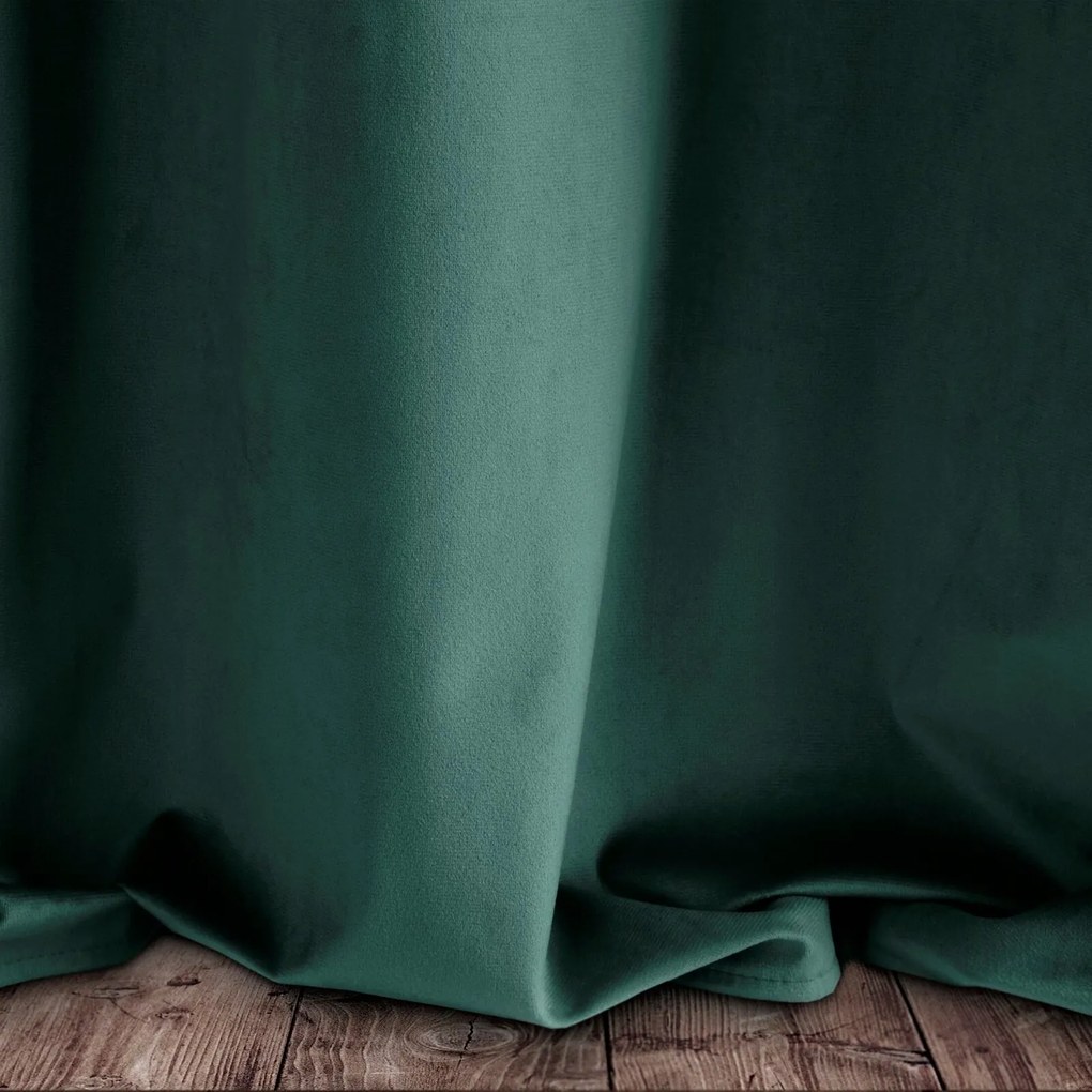 ZATEMŇOVACÍ ZÁVĚS NA KROUŽCÍCH PIERRE 140X250 CM TMAVÁ ZELENÁ