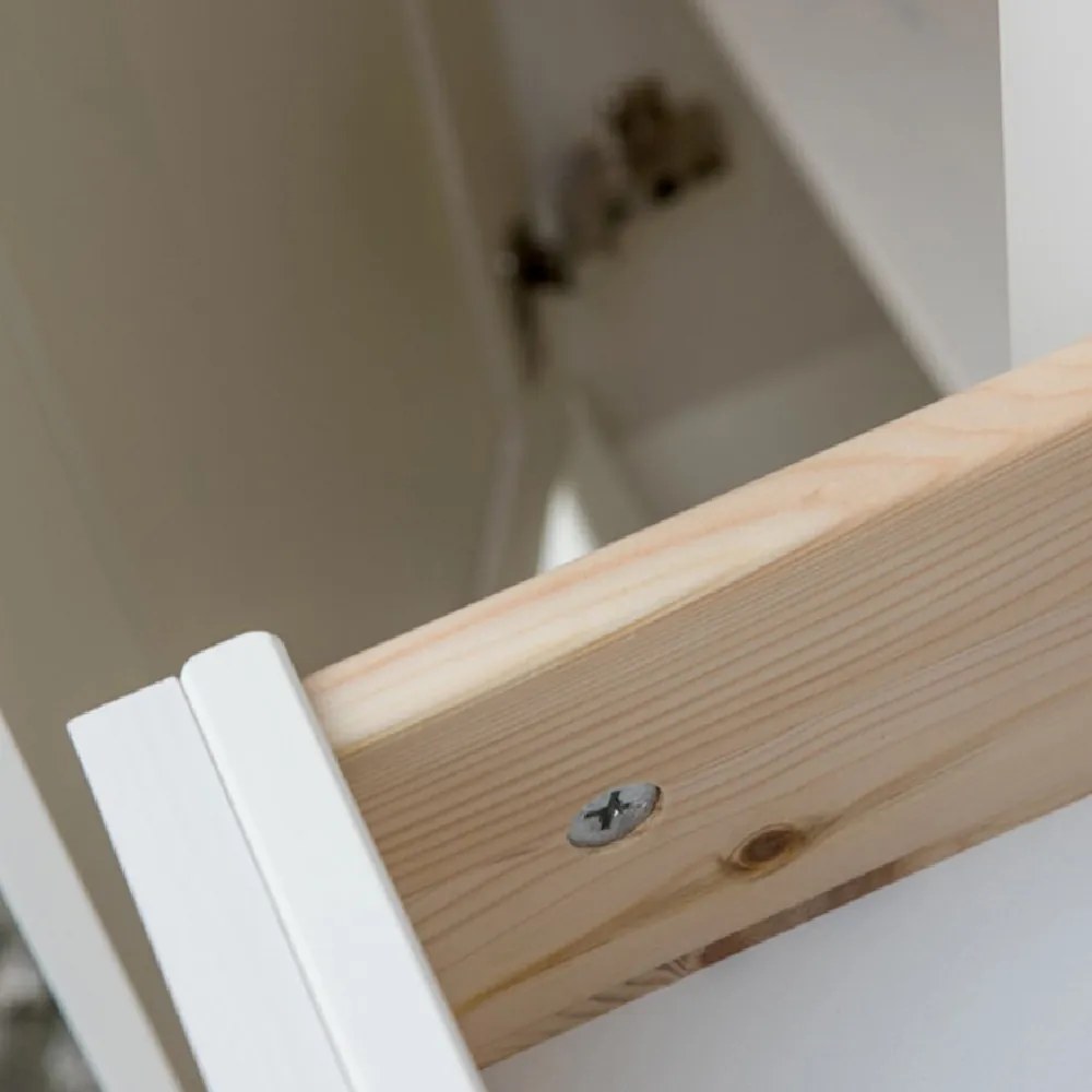 Massive home | Belluno Elegante bílá vitrína 1D3S z masivu s bílou deskou