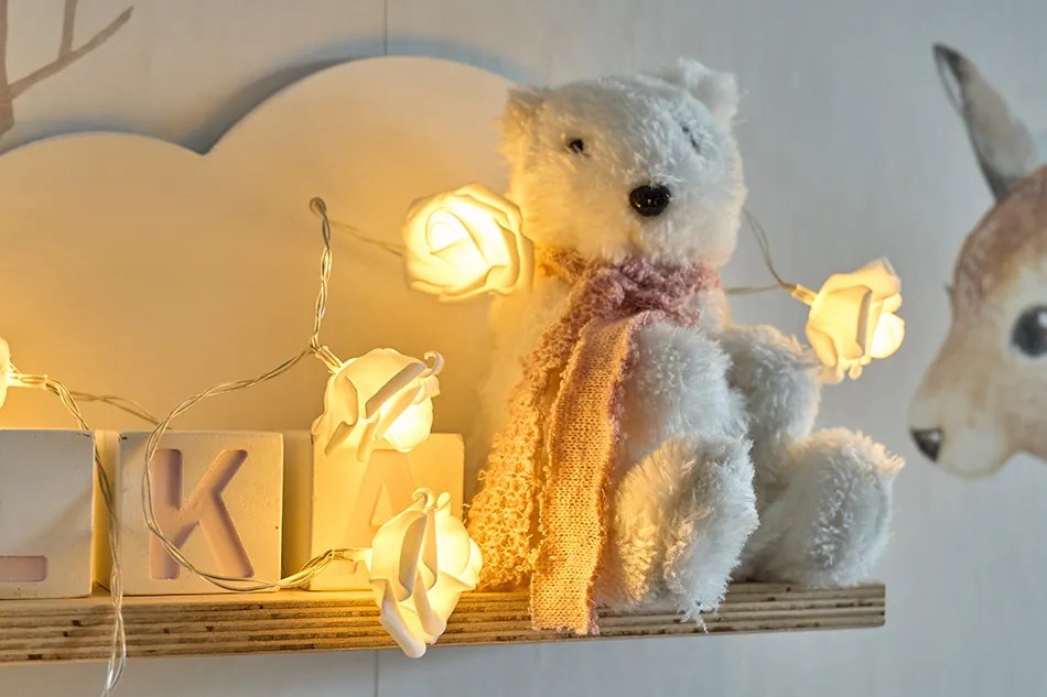 LED světýlka na baterie, růžičky, 1,8 m, teple bílá, 10 diod, čirý kabel, IP20 interiér, 2× AA