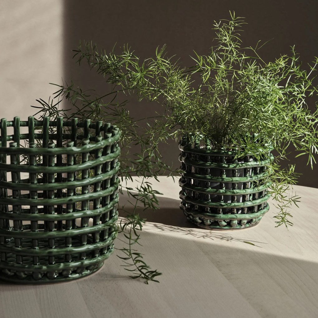 ferm LIVING Keramický koš Emerald Green Small, zelená barva, keramika