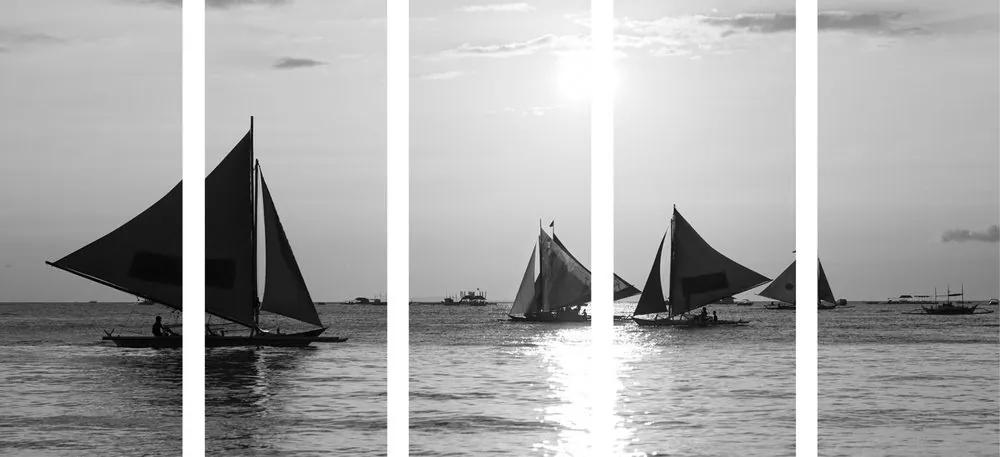5-dílný obraz nádherný západ slunce na moři v černobílém provedení - 200x100 cm