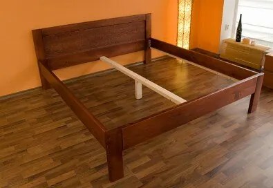 Postel Postelia RIO Smrk 180x210 - dřevěná postel z masivu o šíři 4 cm