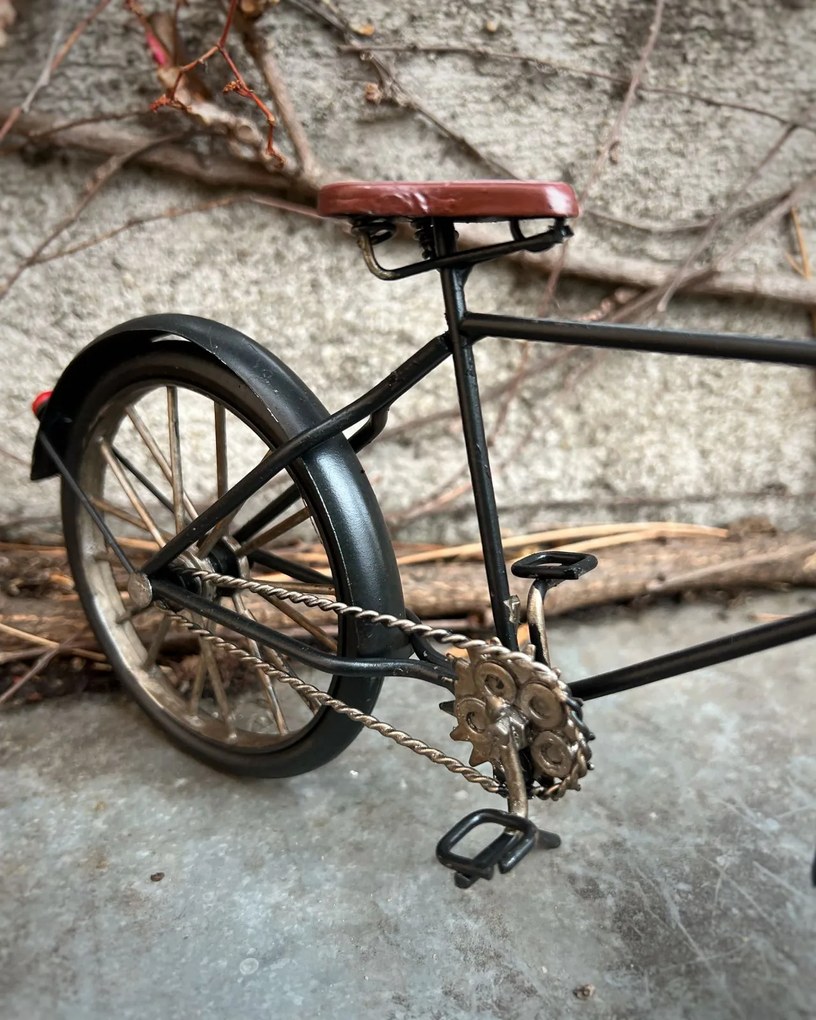 Plechový model Černé retro kolo