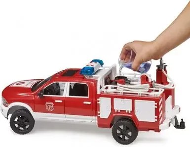 Bruder 02544 RAM hasičské auto s majákem / od 3 let