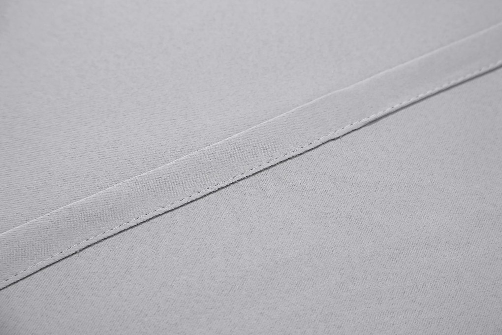 Světle šedý závěs OXFORD 140x250 cm Zavěšení: Kovové kroužky