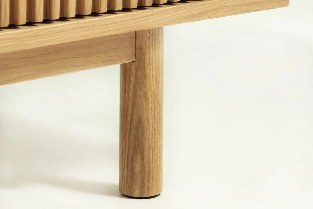 Designová komoda Calloway 143 cm přírodní dub