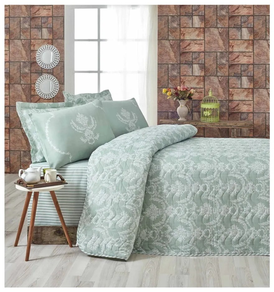 Set prošívaného přehozu a 2 povlaků na polštáře Eponj Home Pure Water Green, 200 x 220 cm