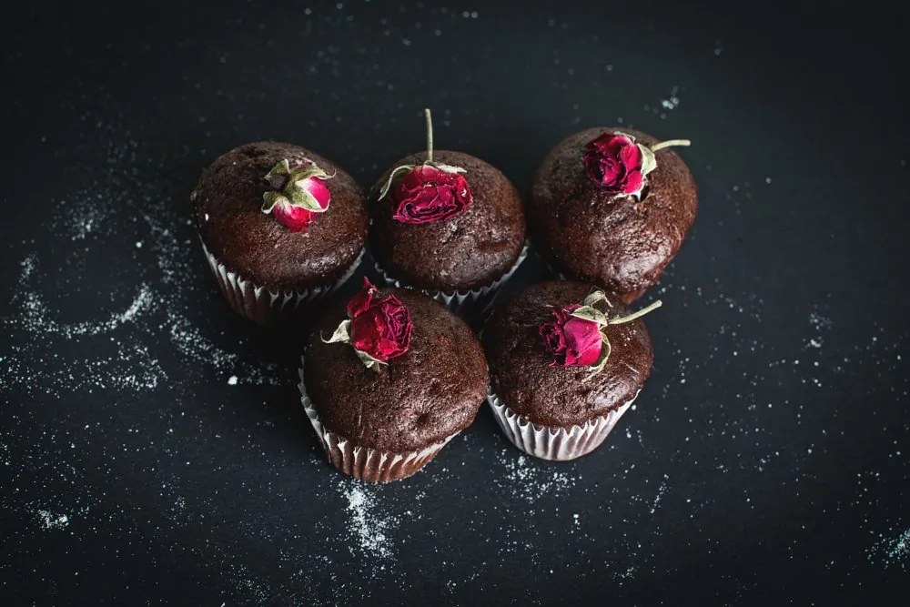 Vícedílný obraz Čokoládové Muffiny S Růží Nedostatek Nedostatek Přírodní plátno 180x120