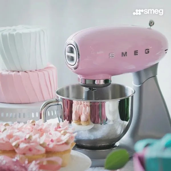 Kuchyňský robot Smeg 50's style SMF02PKEU / 800 W / 4,8 l / pastelově růžová