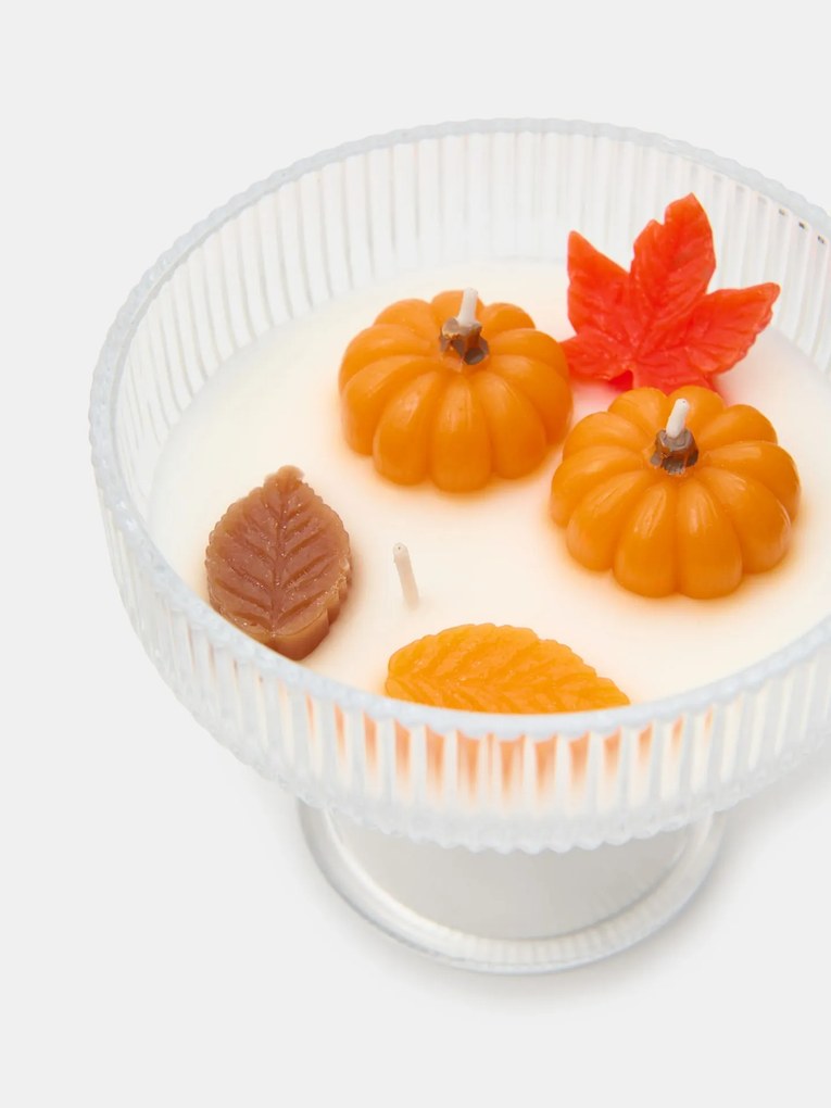 Sinsay - Vonná svíčka s motivem dýně a listů Pumpkin Spice - bílá