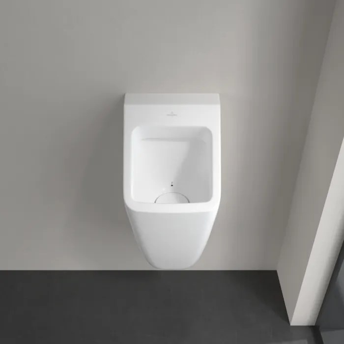 VILLEROY & BOCH Villeroy Boch ARCHITECTURA - Odsávací pisoár s cílovým objektem, 325x355 mm, přívod vody skrytý, bílá Alpin CeramicPlus 558705R1