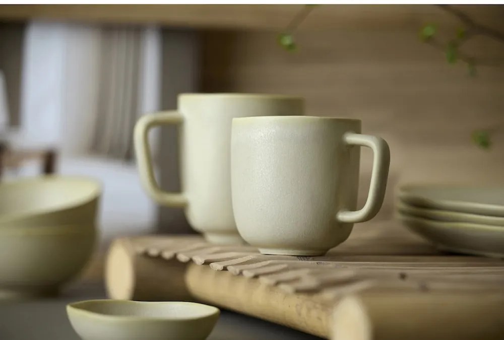 Villa Collection Kameninový hrnek s ouškem Shoku Soft Beige 33 cl