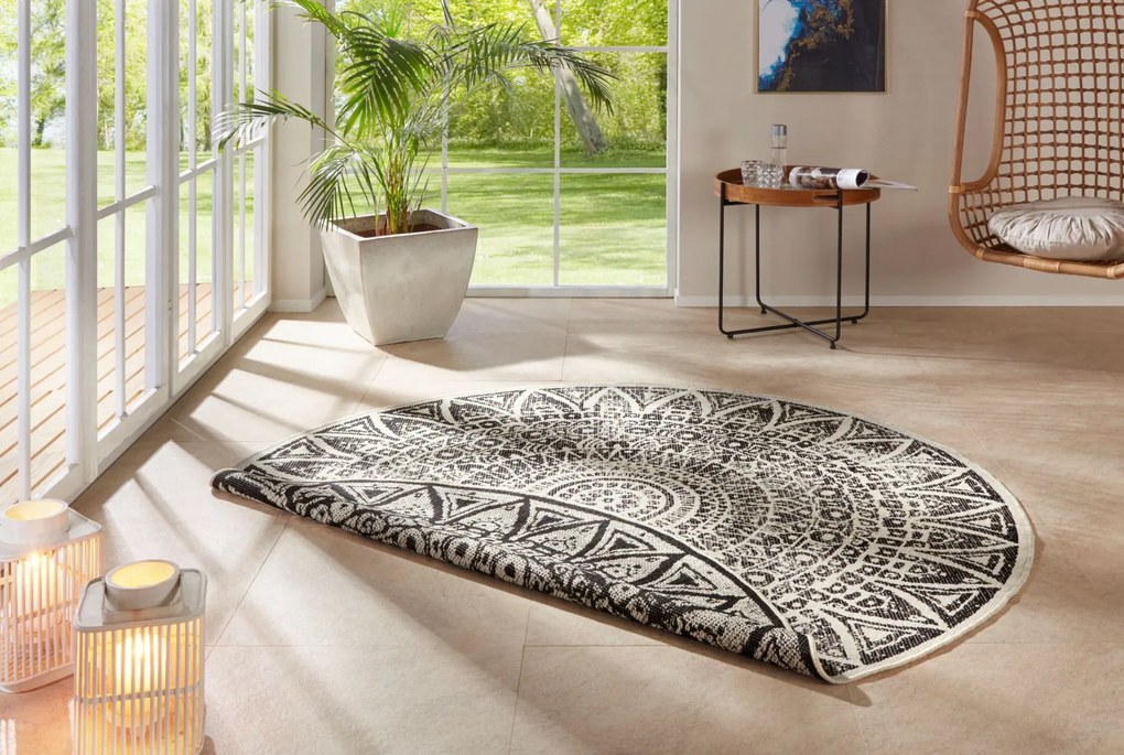 MK Original: Produkty s rodokmenem, Kusový koberec Mujkoberec Original Nora 104161 Black Creme kruh – na ven i na doma, 200x200 (průměr) kruh, černobílá, chodba / předsíň