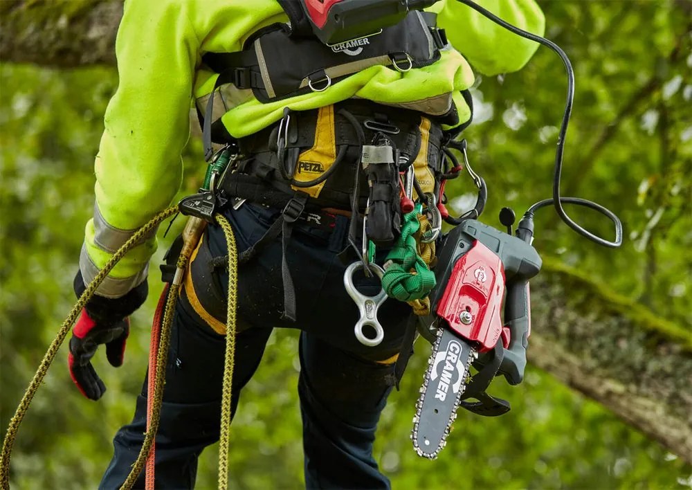 Aku řetězová pila CRAMER 82TCS15