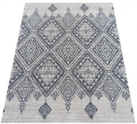 Skandinávský koberec se vzory