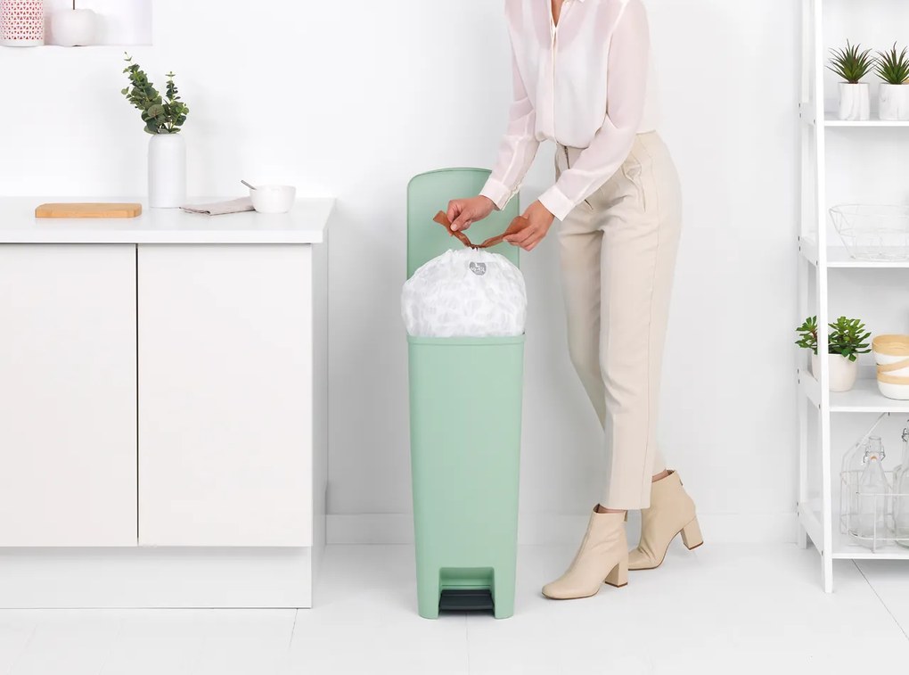 Brabantia STEPUP Pedálový odpadkový koš 40 l - nefritově zelná