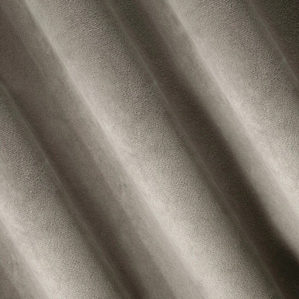 ZATEMŇOVACÍ ZÁVĚS NA KROUŽCÍCH PIERRE 140X250 CM TMAVĚBÉŽOVÁ