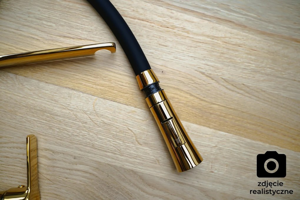 Gamma Vegas, stojánková vysoká kuchyňská baterie s flexibilním ramenem a sprškou, černá matná-zlatá lesklá, GMA-BVSK-GD