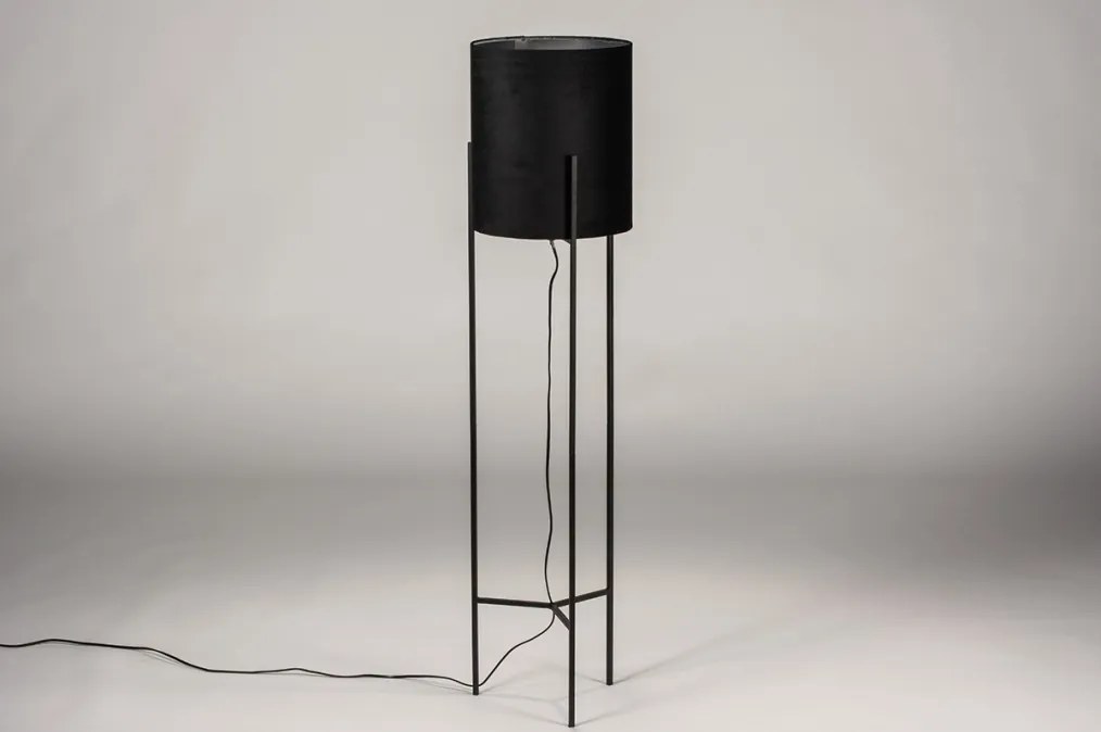Stojací lampa Burnham Black