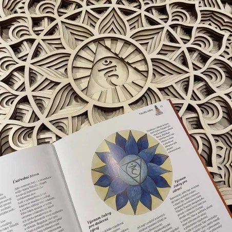 Vyřezávaná dřevěná 3D mandala na zeď | SENTOP PR0460