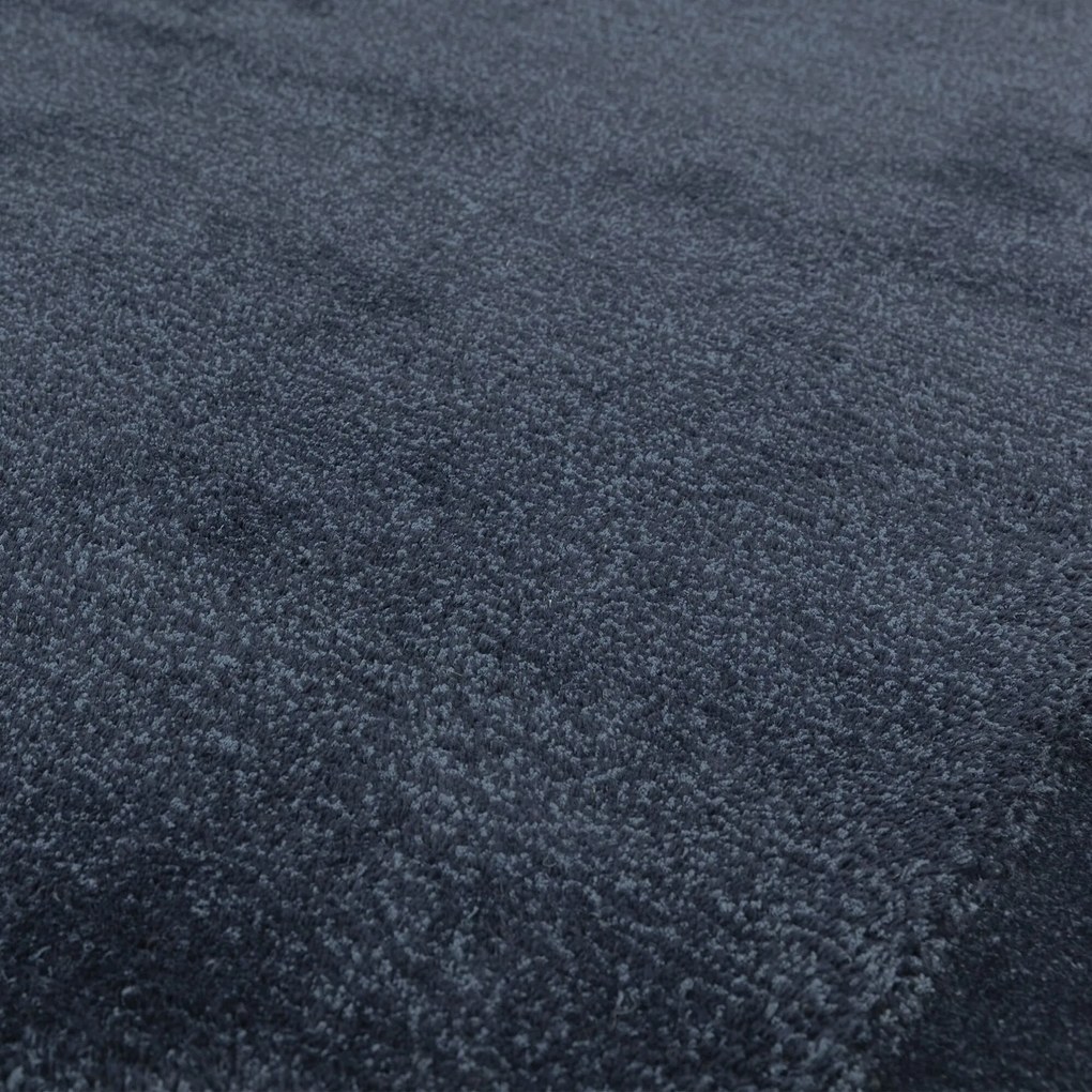 Tribeca Design Kusový koberec Eskimo Navy Rozměry: 160x230 cm