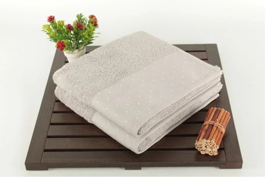 Sada 2 světle šedých bavlněných ručníků Patricia, 50 x 90 cm