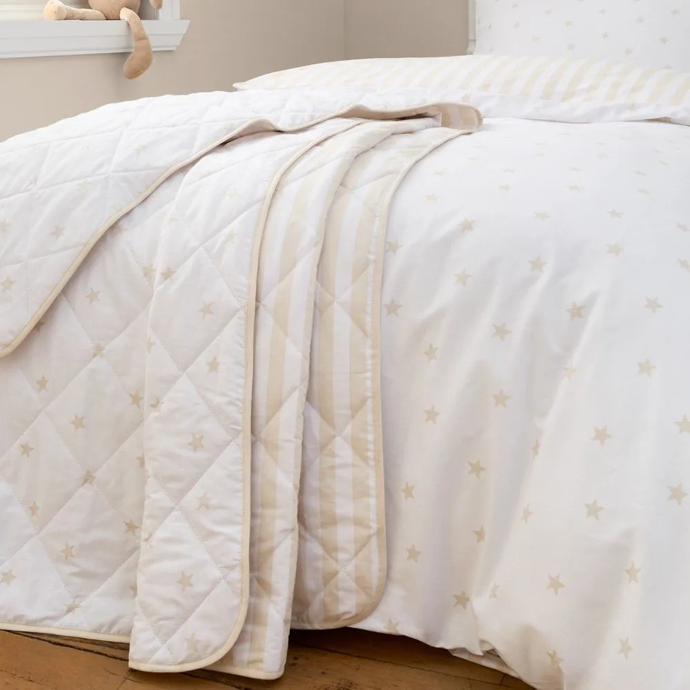 Bílý/béžový bavlněný prošívaný dětský přehoz 135x190 cm Mini Star & Stripes – Bianca
