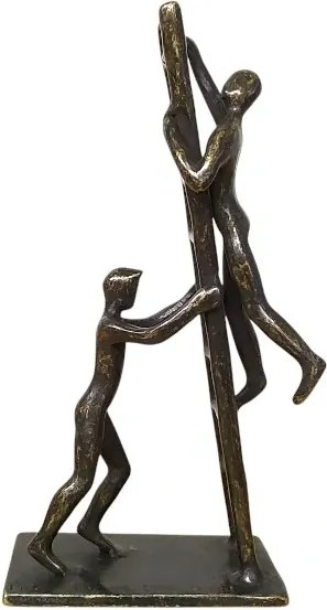 Soška Společně k vrcholu – bronzová figurka symbol spolupráce a úspěchu | Elegantní dekorace