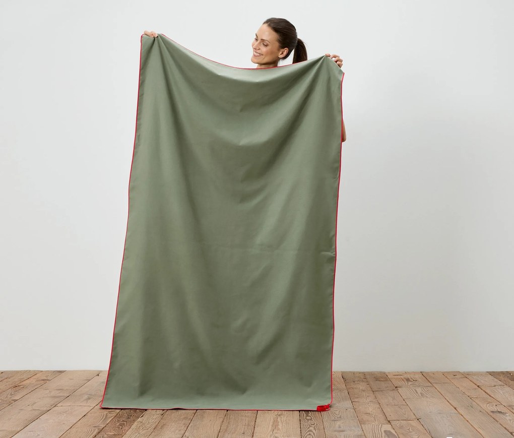 Tchibo - Outdoorová osuška - barva: khaki
