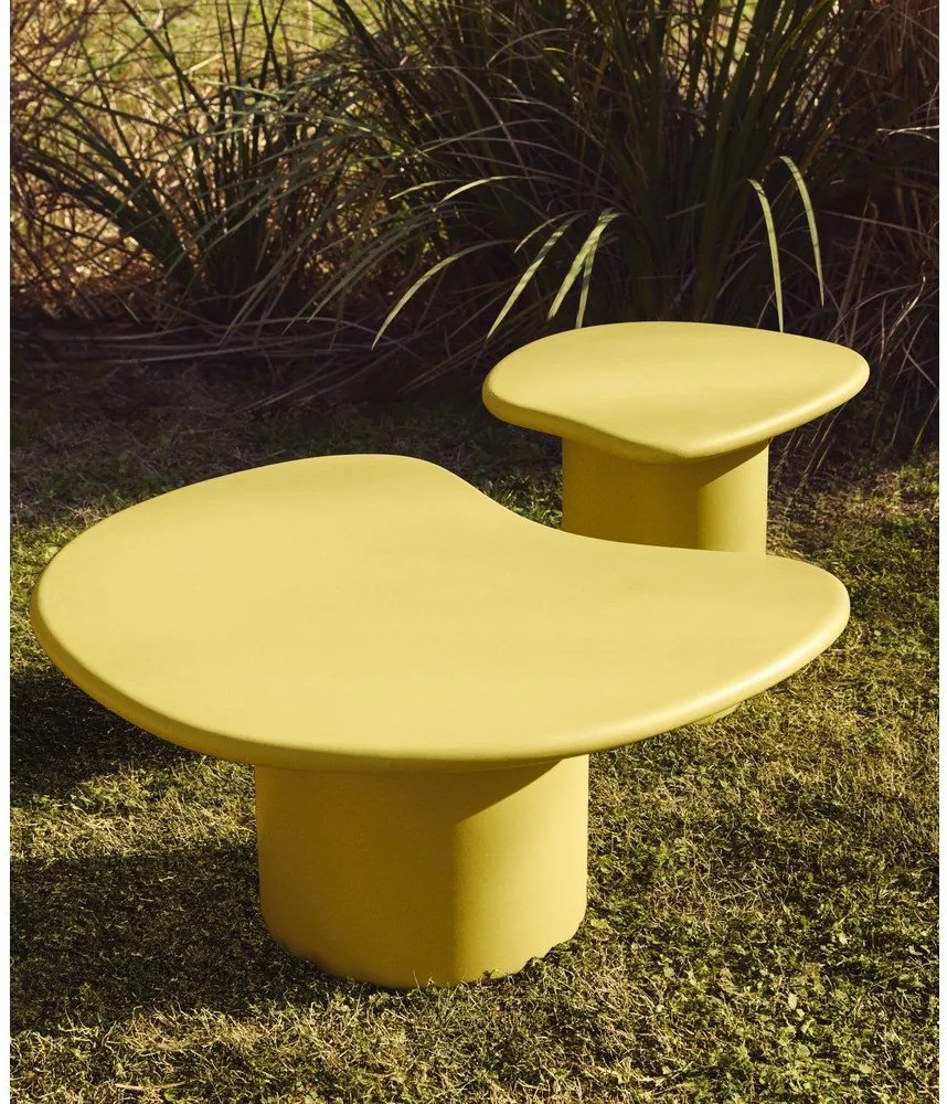 Betonový zahradní konferenční stolek 77x83 cm Macarella – Kave Home