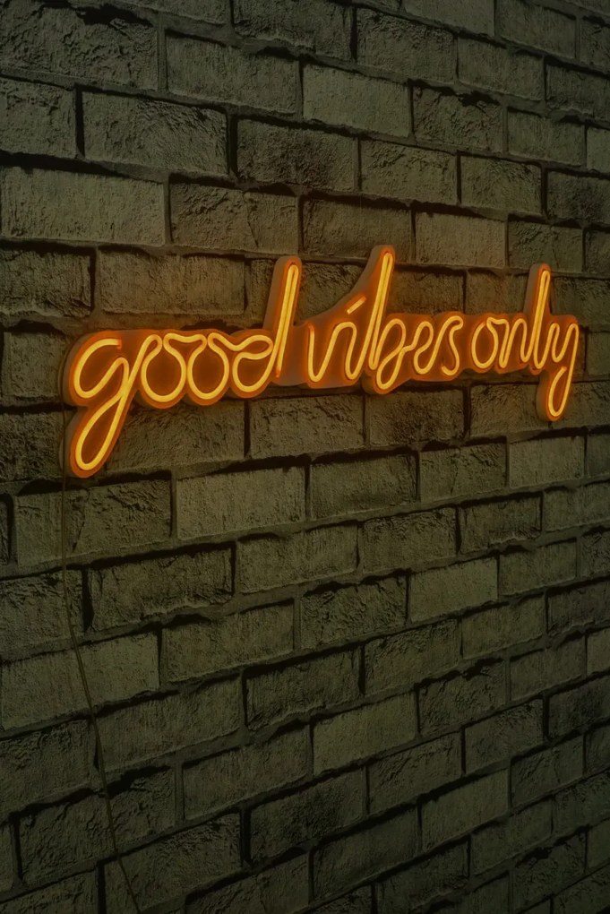 Nástěnná neonová dekorace Good Vibes Only žlutá