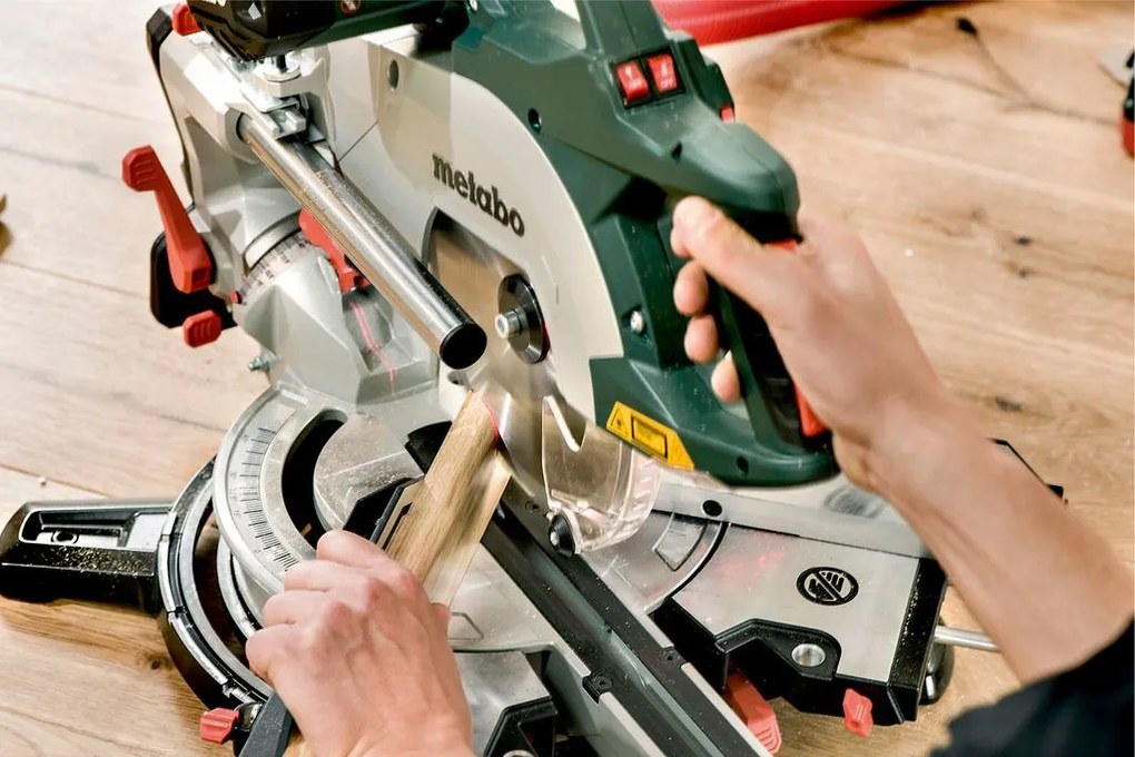 Metabo KGSV 72 Xact SYM Kapovací pila s pojezdem (1800W/216x30mm) 612216000
