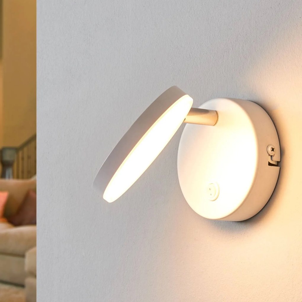 Nástěnné svítidlo Lindby LED Milow, bílé, výška 9,6 cm, vypínač