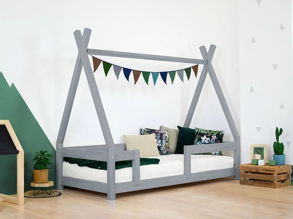 Benlemi Dětská domečková postel NAKANA  s bočnicí Barva: Nelakovaná, Rozměr: 120 x 200 cm