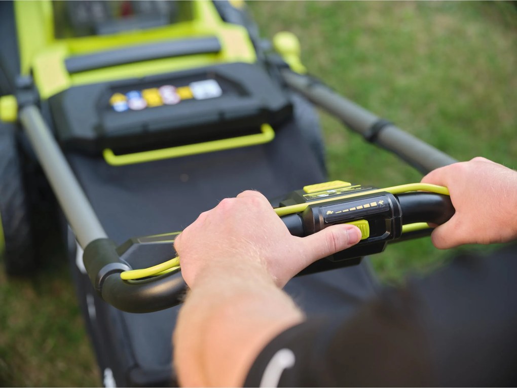 Ryobi RY18LMXSP51A-0 18V ONE+™ Akumulátorová travní sekačka s pojezdem 51 cm (bez aku)