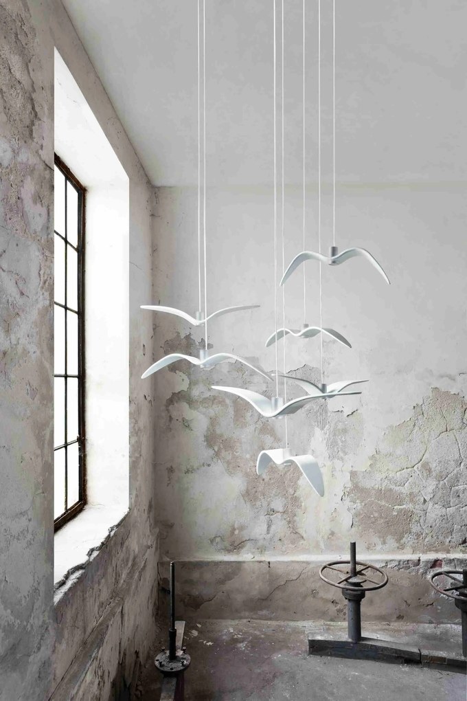 Designové závěsné svítidlo Brokis Night Birds PC962 Povrch Montury: Černý elox, Barva skla: Šedá kouřová - masiv, Povrch baldachýnu: kov - černý matný komaxit
