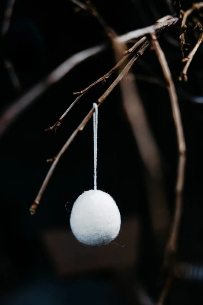 Velikonoční vajíčko Ullas White 5 cm Storefactory Scandinavia