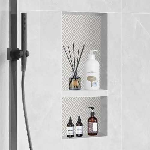 Sprchový výklenek připravený pro dlaždice 40,64 × 81,28 cm