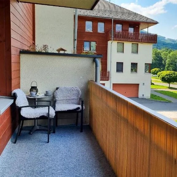 Betap, Umělá tráva Wembley šedá, spodní část s nopy (na pevné podklady), šíře 2m,4m, šedá, nopy, chodba / předsíň