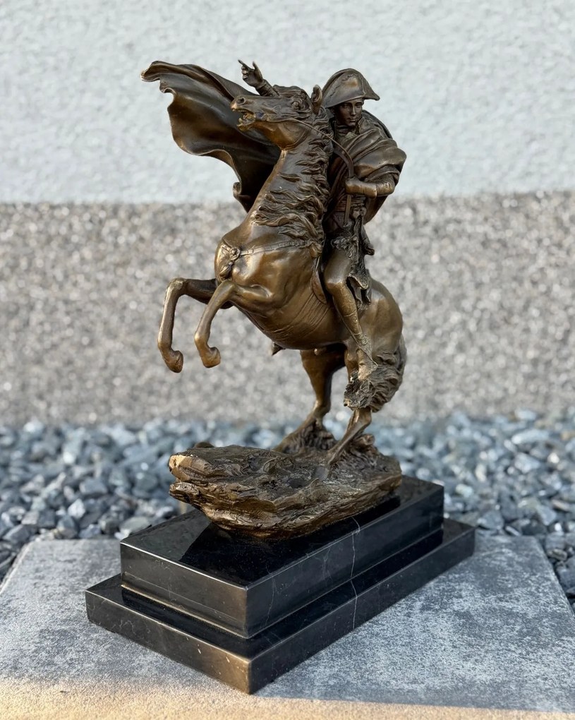Bronzová socha - Napoleon na koni figurka vojevůdce
