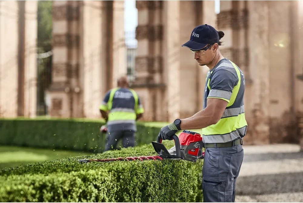 CRAMER OPTIMUS HT71 82V - akumulátorové nůžky na živý plot (bez akumulátoru a nabíječky)