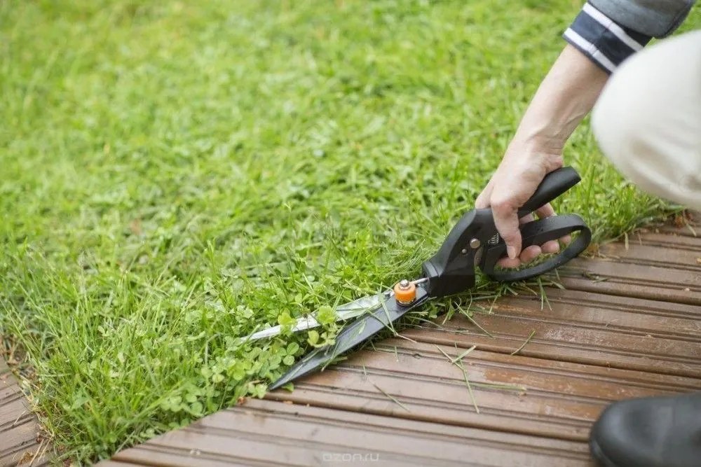 Nůžky na trávu Fiskars SmartFit GS40 (1023632)